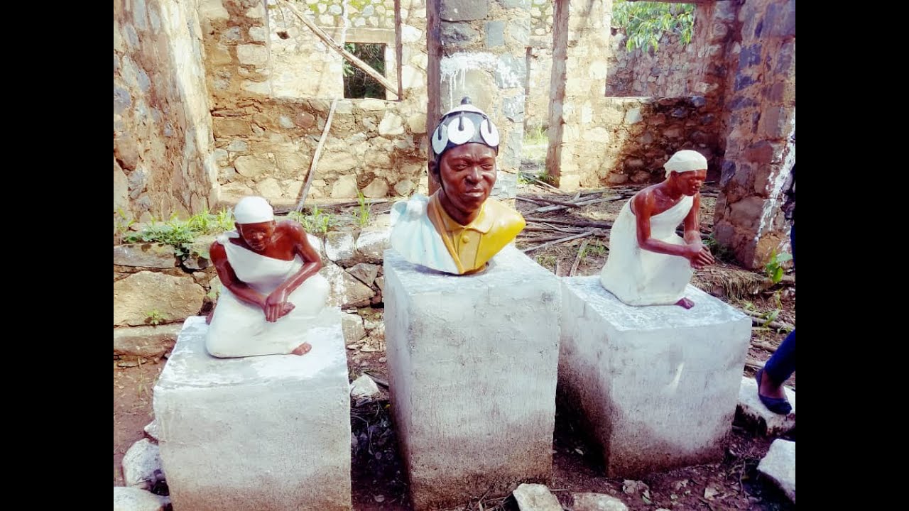 A la découverte de la place Munema, lieu ou le capitaine Bodson a ...
