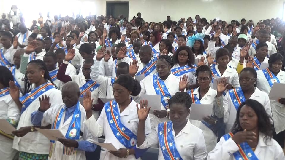 KOLWEZI : Plusieurs infirmiers prêtent serment à l’occasion de leur ...